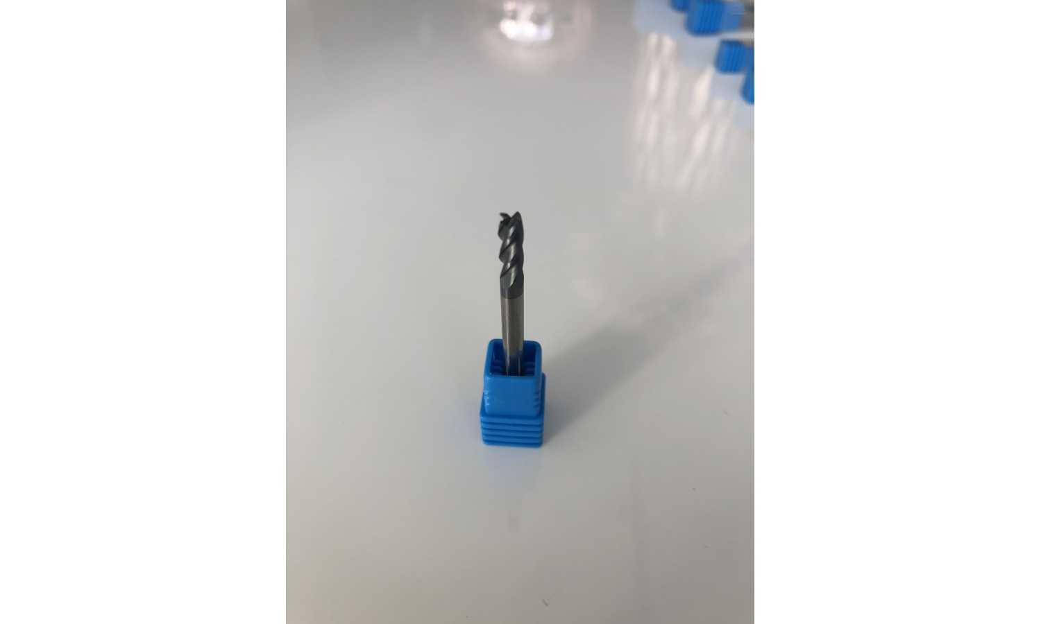 Fraise carbure monobloc diamètre 4mm Nombre de dents 2 dents